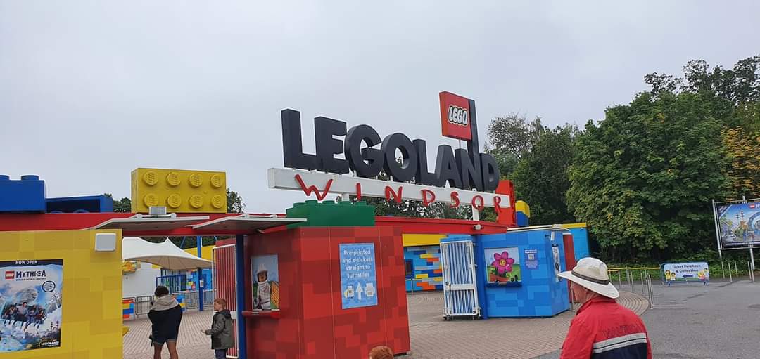 Exploring Legoland Windsor - Tips, Bricks & Fun for all Ages | Ross ...